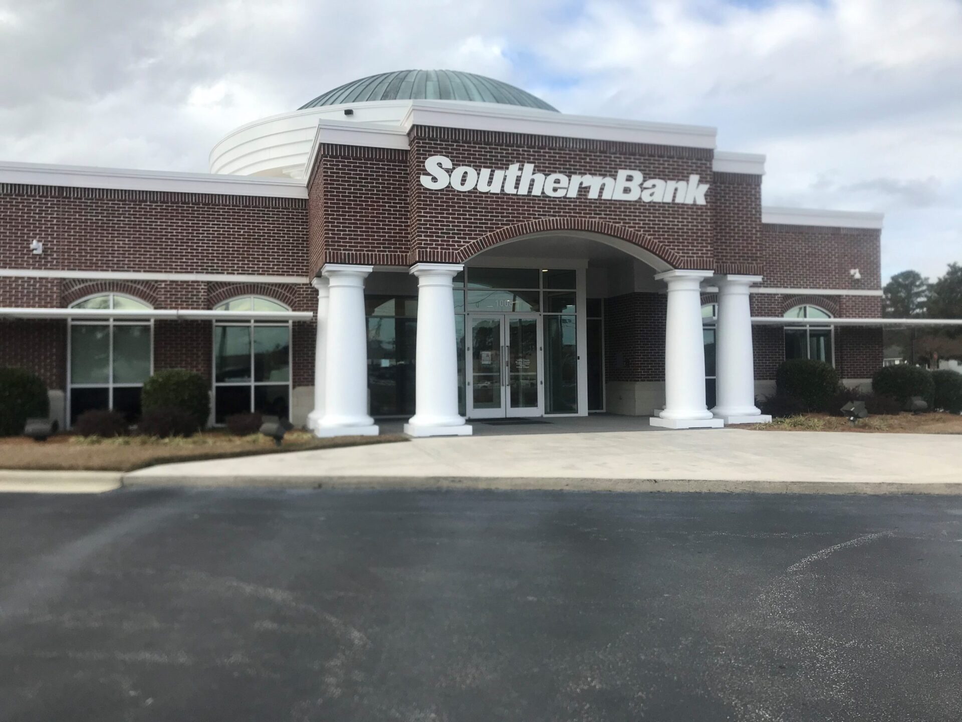 Southern Bank of Clinton on Sunset | Personal and Business Bank